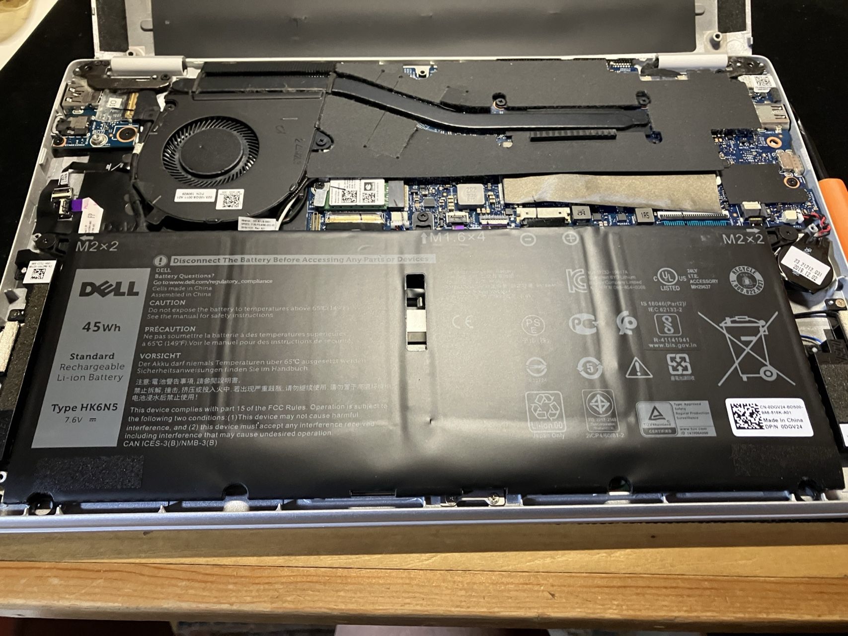 Dell Inspiron 7391のバッテリーとSSD交換 ディスククローン – 占いコリーフ